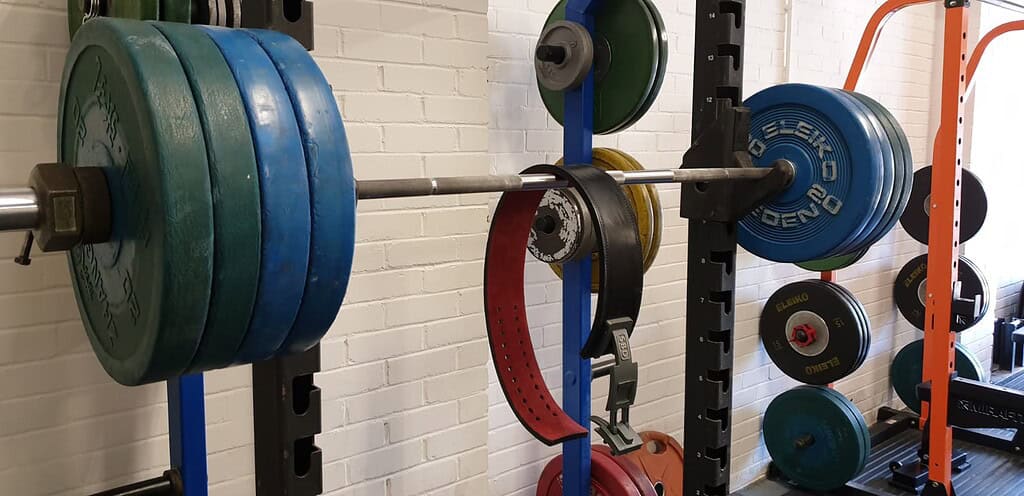 What is Powerlifting? - Cast Iron Strength